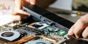 Laptop Shuts Off When Unplugged? Try These Fixes