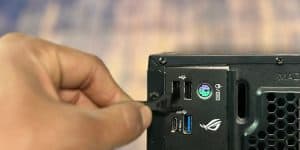 How To Clean USB Port On PC (Comprehensive Guide)