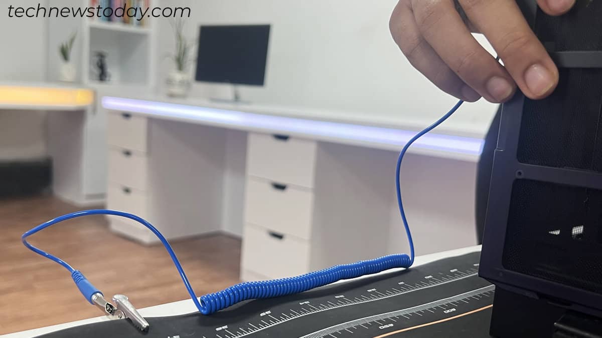 How To Ground Yourself While Building A PC?