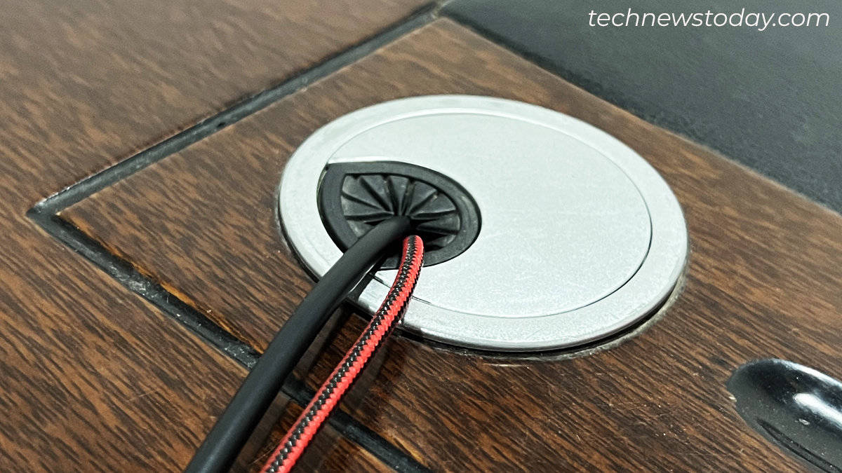 Organizing Keyboard And Mouse Cables (6 Best Ways)