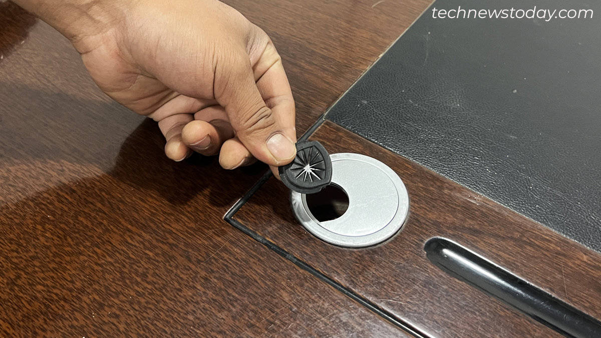 Organizing Keyboard And Mouse Cables (6 Best Ways)