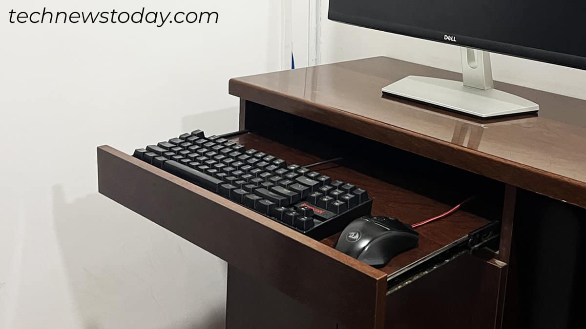 Organizing Keyboard And Mouse Cables (6 Best Ways)