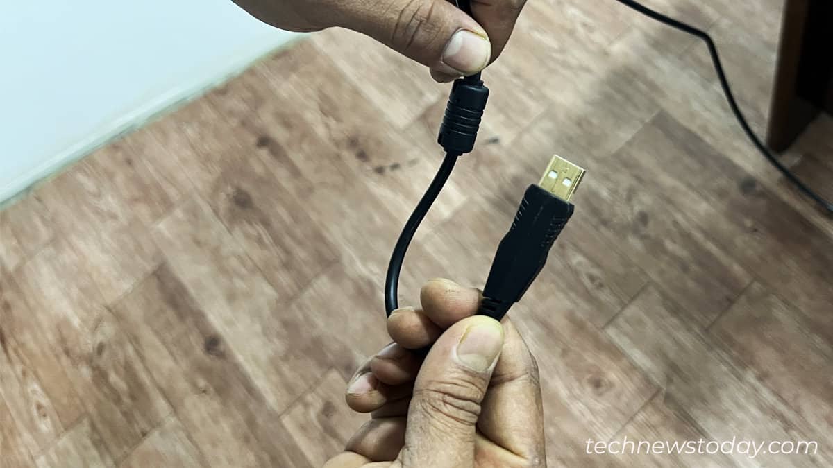 Organizing Keyboard And Mouse Cables (6 Best Ways)