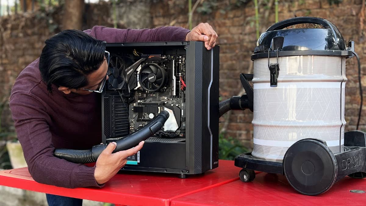Is It Safe to Use Vacuum Cleaner to Clean a PC - Tech News Today